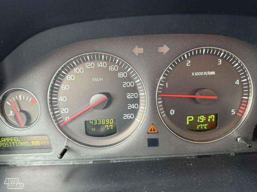 Melns Volvo XC70 2004 Šilutė, ar dzinēja tilpumu 2.40 L un nobraukumu 43 tūkst. km par 2000 €, foto 10 vietnē AUTOMOTO.COM.LV