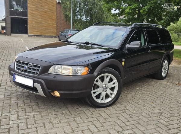 Black Volvo XC70 2004 in Trakai, with an engine capacity of 2.40 L and mileage of 375 thousand km for 2700 €, photo 1 on AUTOMOTO.COM.LV