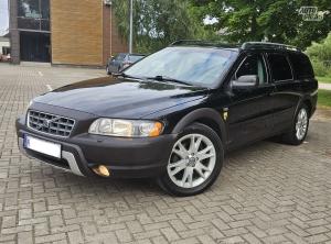 Melns Volvo XC70 2004 Trakai, ar dzinēja tilpumu 2.40 L un nobraukumu 375 tūkst. km par 2700 €, foto  vietnē AUTOMOTO.COM.LV