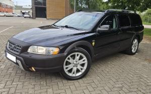 Black Volvo XC70 2004 in Trakai, with an engine capacity of 2.40 L and mileage of 375 thousand km for 2700 €, photo 4 on AUTOMOTO.COM.LV