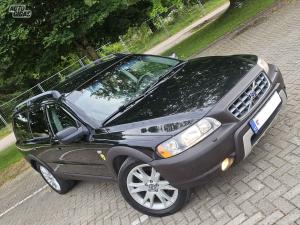 Black Volvo XC70 2004 in Trakai, with an engine capacity of 2.40 L and mileage of 375 thousand km for 2700 €, photo 5 on AUTOMOTO.COM.LV