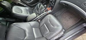 Black Volvo XC70 2004 in Trakai, with an engine capacity of 2.40 L and mileage of 375 thousand km for 2700 €, photo 13 on AUTOMOTO.COM.LV