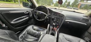 Black Volvo XC70 2004 in Trakai, with an engine capacity of 2.40 L and mileage of 375 thousand km for 2700 €, photo 12 on AUTOMOTO.COM.LV
