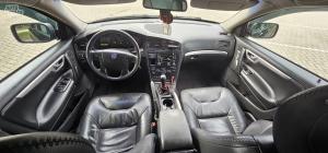 Black Volvo XC70 2004 in Trakai, with an engine capacity of 2.40 L and mileage of 375 thousand km for 2700 €, photo 14 on AUTOMOTO.COM.LV