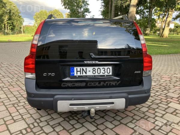 Volvo XC70 2004 Jelgava vietnÄ Melns Volvo XC70 2004 Jelgava, ar dzinÄja tilpumu 2.40 L un nobraukumu 411 tÅ«kst. km par 2950 ā¬, foto 9 vietnÄ AUTOMOTO.COM.LV