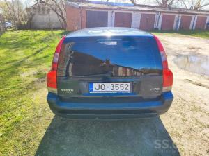 Melns Volvo XC70 2004 Liepāja, ar dzinēja tilpumu 2.40 L un nobraukumu 476 tūkst. km par 2200 €, foto 9 vietnē AUTOMOTO.COM.LV