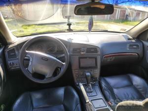 Melns Volvo XC70 2004 Liepāja, ar dzinēja tilpumu 2.40 L un nobraukumu 476 tūkst. km par 2200 €, foto 10 vietnē AUTOMOTO.COM.LV