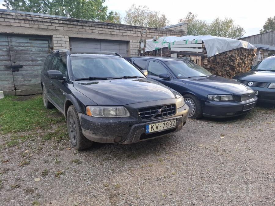 Melns Volvo XC70 2004 Liepāja, ar dzinēja tilpumu 2.40 L un nobraukumu 476 tūkst. km par 2200 €, foto 11 vietnē AUTOMOTO.COM.LV