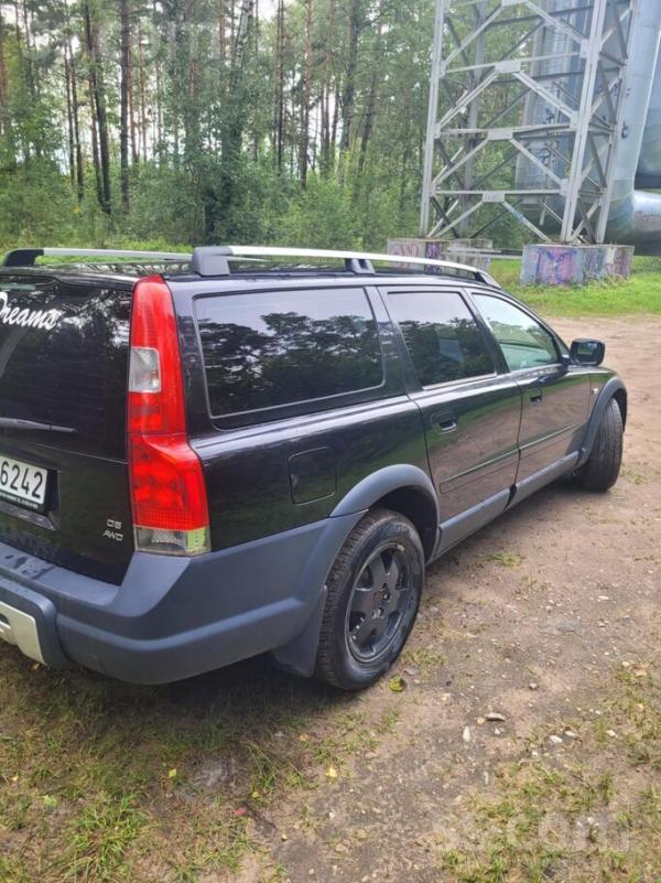 Black Volvo XC70 2005 in Riga, with an engine capacity of 2.40 L and mileage of 0 thousand km for 2600 €, photo 7 on AUTOMOTO.COM.LV