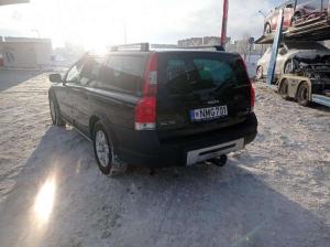 Black Volvo XC70 2005 in Klaipeda, with an engine capacity of 2.40 L and mileage of 286 thousand km for 2450 €, photo 3 on AUTOMOTO.COM.LV
