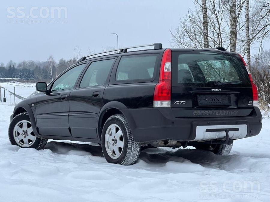 Melns Volvo XC70 2005 Rīga, ar dzinēja tilpumu 2.40 L un nobraukumu 335 tūkst. km par 4950 €, foto 6 vietnē AUTOMOTO.COM.LV
