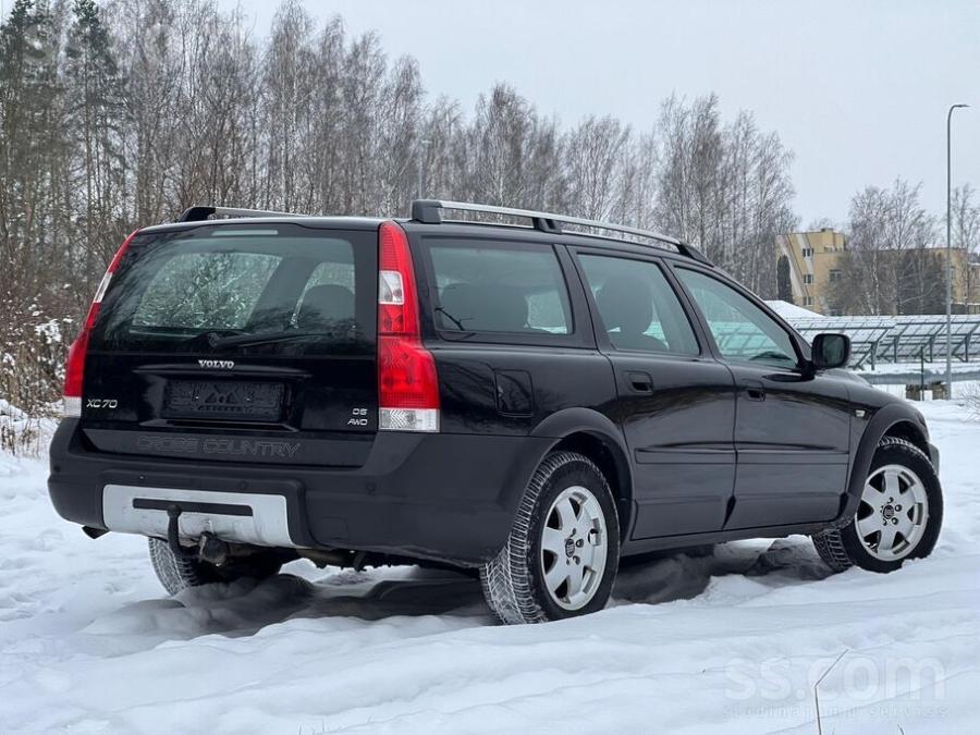 Melns Volvo XC70 2005 Rīga, ar dzinēja tilpumu 2.40 L un nobraukumu 335 tūkst. km par 4950 €, foto 7 vietnē AUTOMOTO.COM.LV