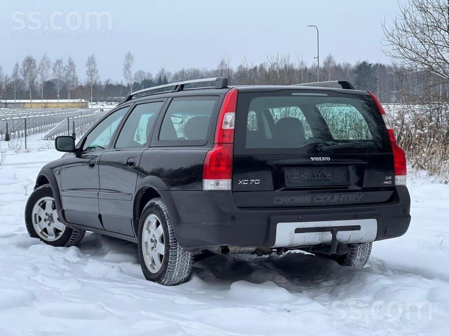 Melns Volvo XC70 2005 Rīga, ar dzinēja tilpumu 2.40 L un nobraukumu 335 tūkst. km par 4950 €, foto 8 vietnē AUTOMOTO.COM.LV