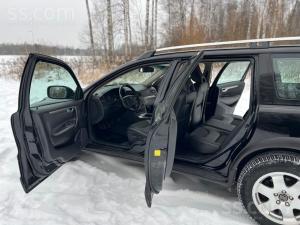 Melns Volvo XC70 2005 Rīga, ar dzinēja tilpumu 2.40 L un nobraukumu 335 tūkst. km par 4950 €, foto 16 vietnē AUTOMOTO.COM.LV