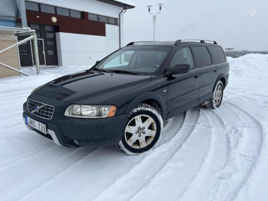 Melns Volvo XC70 2005 Ukmergė, ar dzinēja tilpumu 2.40 L un nobraukumu 390 tūkst. km par 2400 €, foto 1 vietnē AUTOMOTO.COM.LV