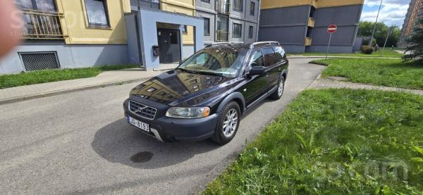 Melns Volvo XC70 2005 Rīga, ar dzinēja tilpumu 2.40 L un nobraukumu 438 tūkst. km par 2150 €, foto 1 vietnē AUTOMOTO.COM.LV