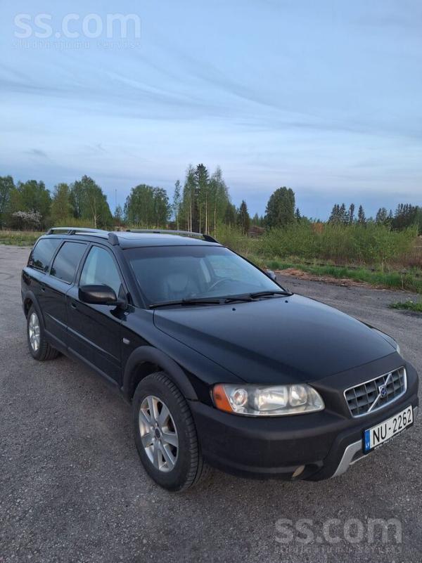 Melns Volvo XC70 2005 Aizkraukle, ar dzinēja tilpumu 2.40 L un nobraukumu 306 tūkst. km par 3500 €, foto 2 vietnē AUTOMOTO.COM.LV