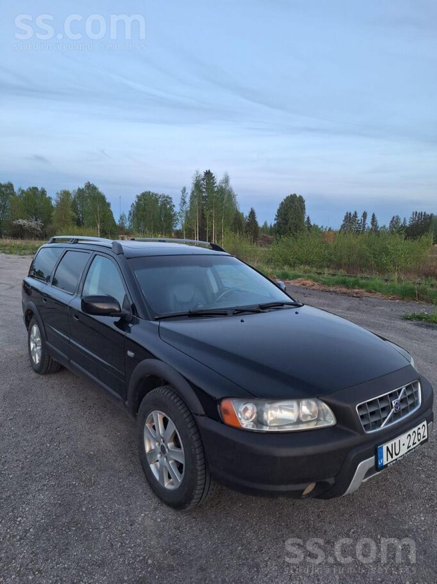 Melns Volvo XC70 2005 Aizkraukle, ar dzinēja tilpumu 2.40 L un nobraukumu 306 tūkst. km par 3500 €, foto 3 vietnē AUTOMOTO.COM.LV