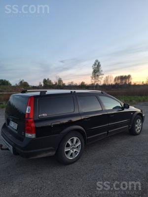 Melns Volvo XC70 2005 Aizkraukle, ar dzinēja tilpumu 2.40 L un nobraukumu 306 tūkst. km par 3500 €, foto 4 vietnē AUTOMOTO.COM.LV