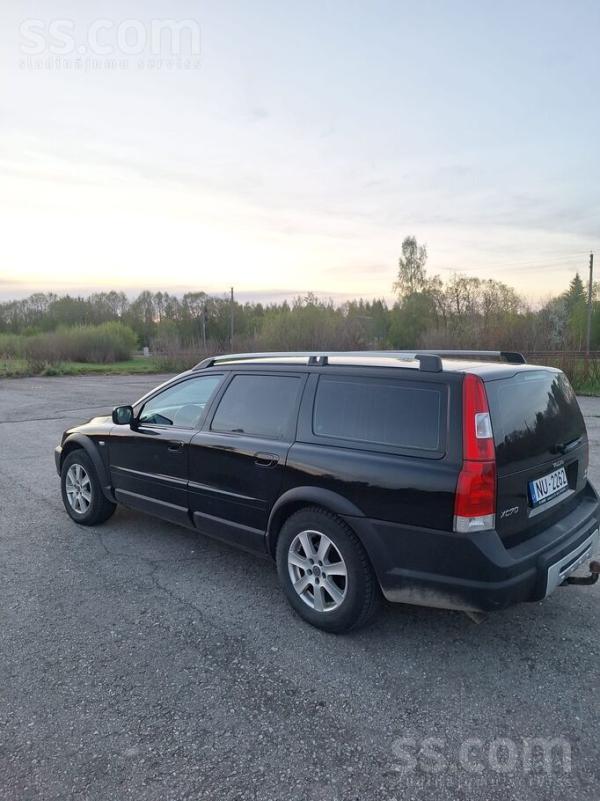 Melns Volvo XC70 2005 Aizkraukle, ar dzinēja tilpumu 2.40 L un nobraukumu 306 tūkst. km par 3500 €, foto 4 vietnē AUTOMOTO.COM.LV