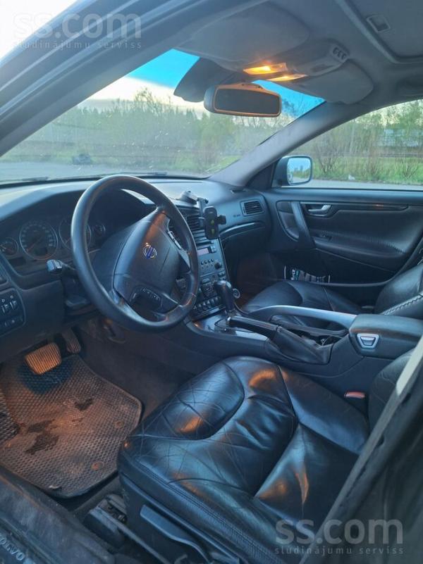 Melns Volvo XC70 2005 Aizkraukle, ar dzinēja tilpumu 2.40 L un nobraukumu 306 tūkst. km par 3500 €, foto 5 vietnē AUTOMOTO.COM.LV