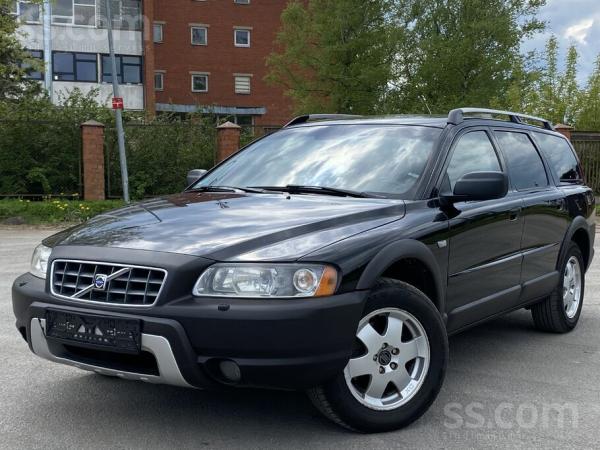 Melns Volvo XC70 2005 Rīga, ar dzinēja tilpumu 2.40 L un nobraukumu 327 tūkst. km par 4690 €, foto 1 vietnē AUTOMOTO.COM.LV