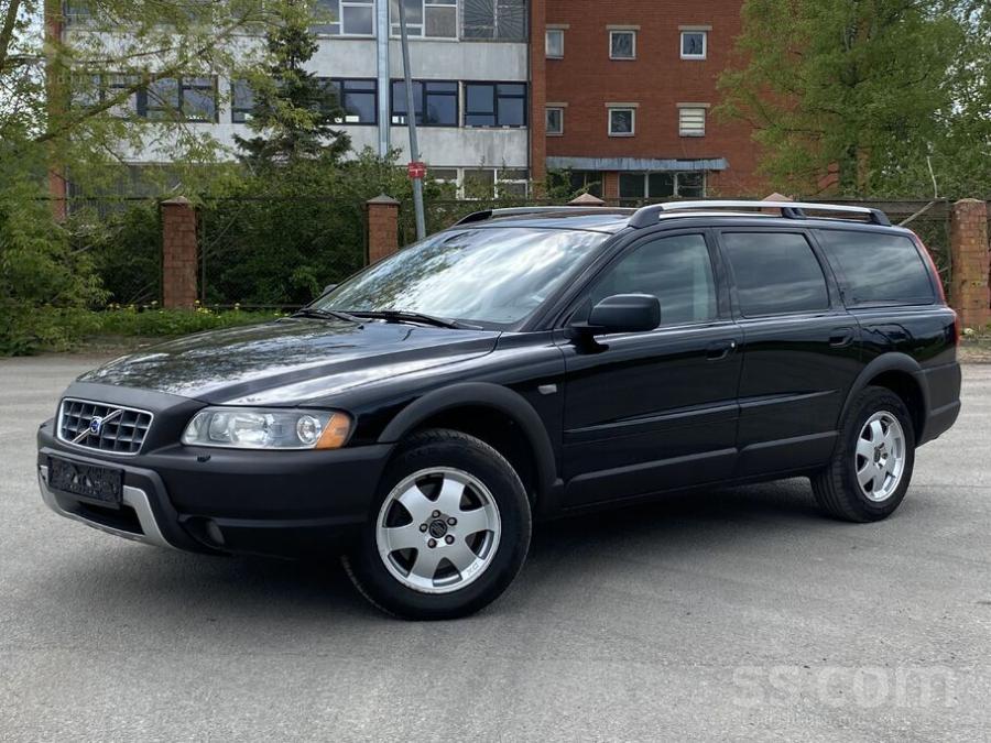 Melns Volvo XC70 2005 Rīga, ar dzinēja tilpumu 2.40 L un nobraukumu 327 tūkst. km par 4690 €, foto 4 vietnē AUTOMOTO.COM.LV