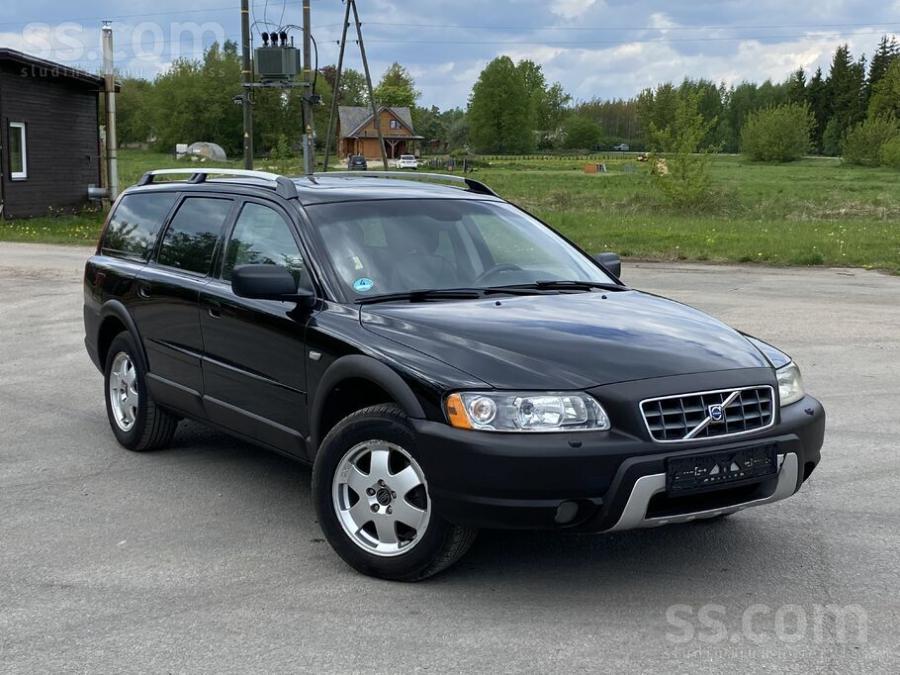 Melns Volvo XC70 2005 Rīga, ar dzinēja tilpumu 2.40 L un nobraukumu 327 tūkst. km par 4690 €, foto 5 vietnē AUTOMOTO.COM.LV