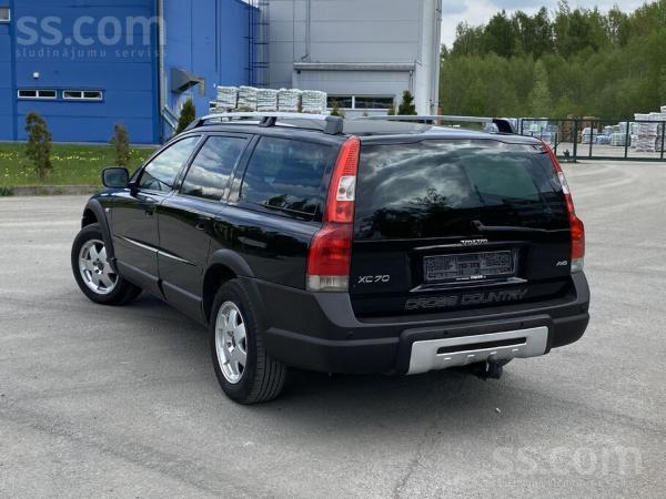 Melns Volvo XC70 2005 Rīga, ar dzinēja tilpumu 2.40 L un nobraukumu 327 tūkst. km par 4690 €, foto 5 vietnē AUTOMOTO.COM.LV