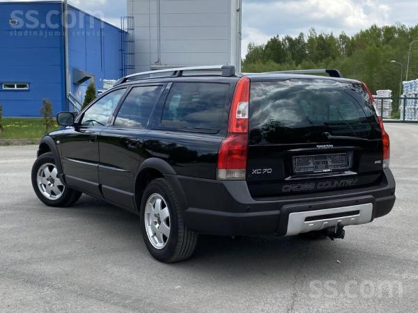 Melns Volvo XC70 2005 Rīga, ar dzinēja tilpumu 2.40 L un nobraukumu 327 tūkst. km par 4690 €, foto 7 vietnē AUTOMOTO.COM.LV
