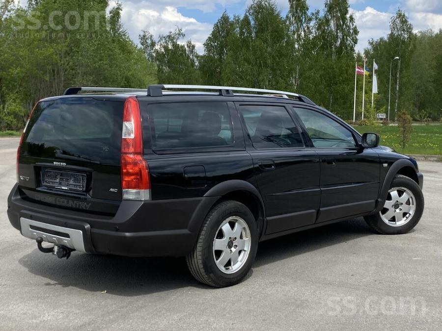 Melns Volvo XC70 2005 Rīga, ar dzinēja tilpumu 2.40 L un nobraukumu 327 tūkst. km par 4690 €, foto 9 vietnē AUTOMOTO.COM.LV