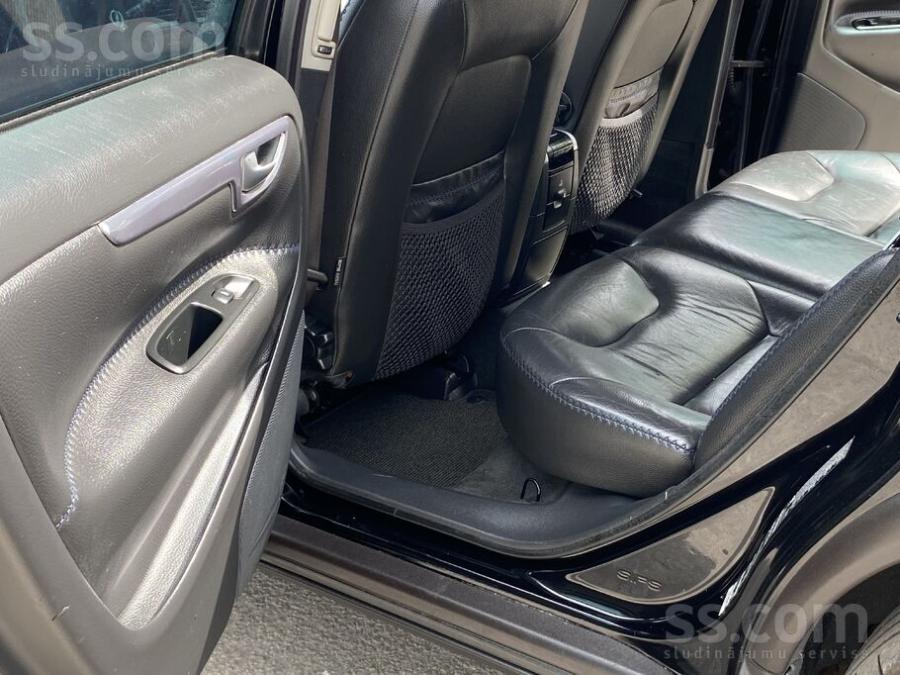 Melns Volvo XC70 2005 Rīga, ar dzinēja tilpumu 2.40 L un nobraukumu 327 tūkst. km par 4690 €, foto 13 vietnē AUTOMOTO.COM.LV