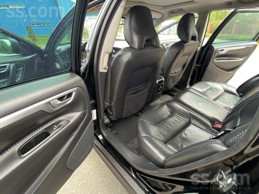 Melns Volvo XC70 2005 Rīga, ar dzinēja tilpumu 2.40 L un nobraukumu 327 tūkst. km par 4690 €, foto 16 vietnē AUTOMOTO.COM.LV