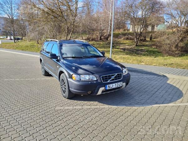 Черный Вольво ХС70 2005 в Салдус, объемом двигателя 2.40 л и пробегом 455 тыс. км за 1800 €, фото 1 на AUTOMOTO.COM.LV