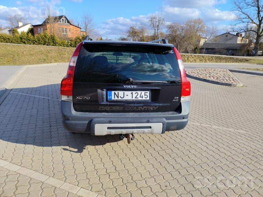 Melns Volvo XC70 2005 Saldus, ar dzinēja tilpumu 2.40 L un nobraukumu 455 tūkst. km par 1800 €, foto 4 vietnē AUTOMOTO.COM.LV