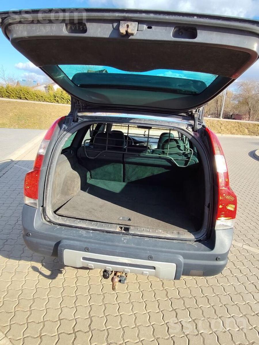 Melns Volvo XC70 2005 Saldus, ar dzinēja tilpumu 2.40 L un nobraukumu 455 tūkst. km par 1800 €, foto 7 vietnē AUTOMOTO.COM.LV