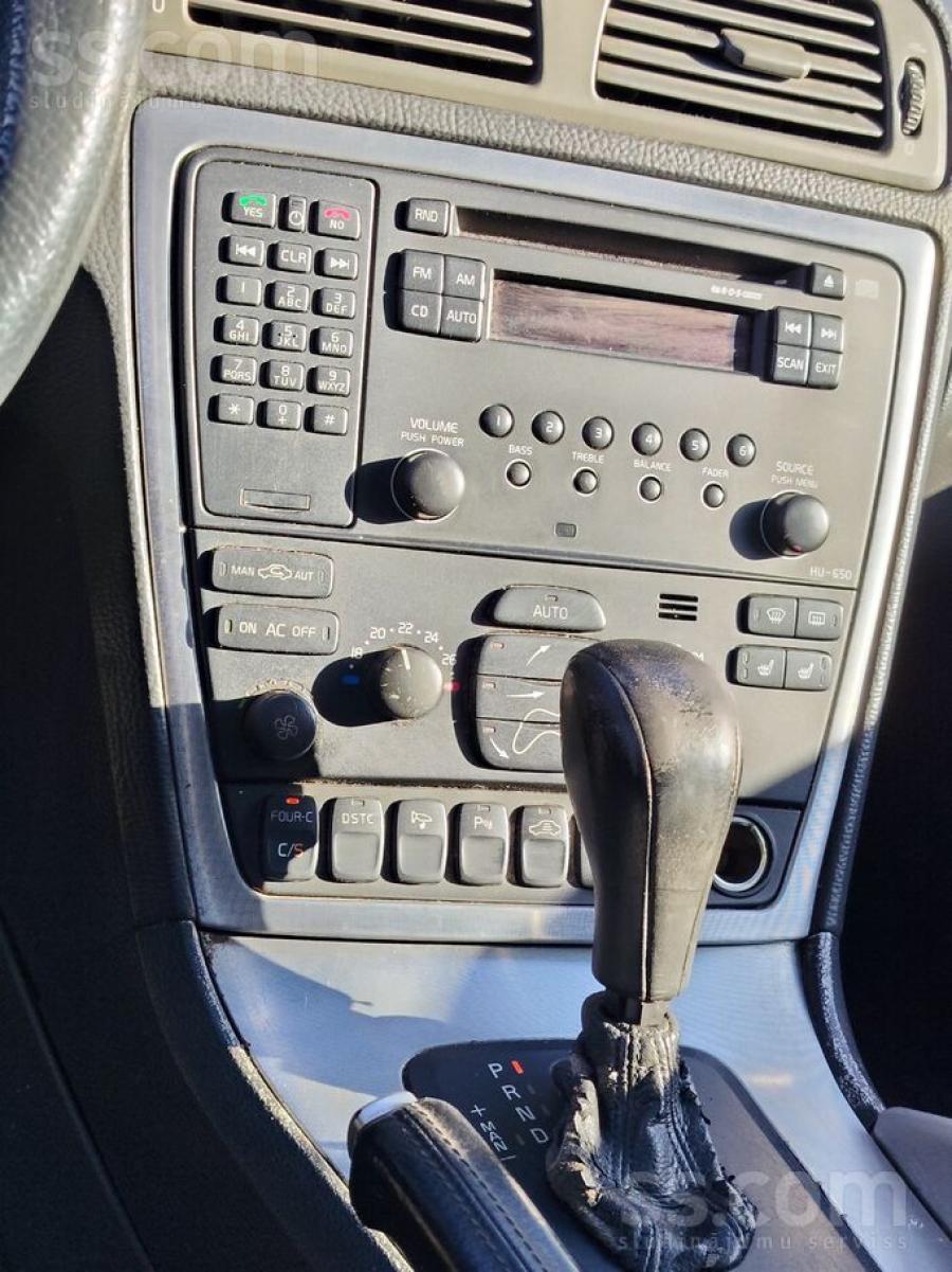 Melns Volvo XC70 2005 Saldus, ar dzinēja tilpumu 2.40 L un nobraukumu 455 tūkst. km par 1800 €, foto 12 vietnē AUTOMOTO.COM.LV