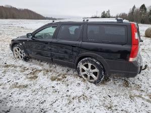 Melns Volvo XC70 2005 Hāpsalu, ar dzinēja tilpumu 0.00 L un nobraukumu 399 tūkst. km par 2200 €, foto 7 vietnē AUTOMOTO.COM.LV