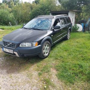 Black Volvo XC70 2005 in Jelgava, with an engine capacity of 2.40 L and mileage of 379 thousand km for 2300 €, photo  on AUTOMOTO.COM.LV