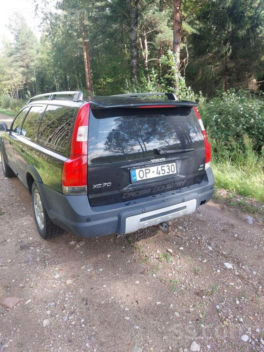 Черный Вольво ХС70 2005 в Салдус, объемом двигателя 2.40 л и пробегом 354 тыс. км за 3200 €, фото 5 на AUTOMOTO.COM.LV