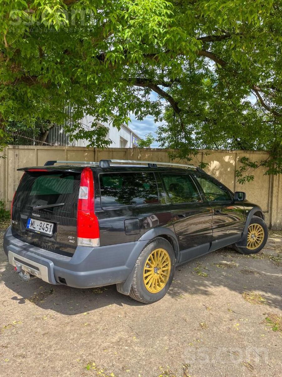 Melns Volvo XC70 2005 Ogre, ar dzinēja tilpumu 2.50 L un nobraukumu 336 tūkst. km par 3550 €, foto 4 vietnē AUTOMOTO.COM.LV