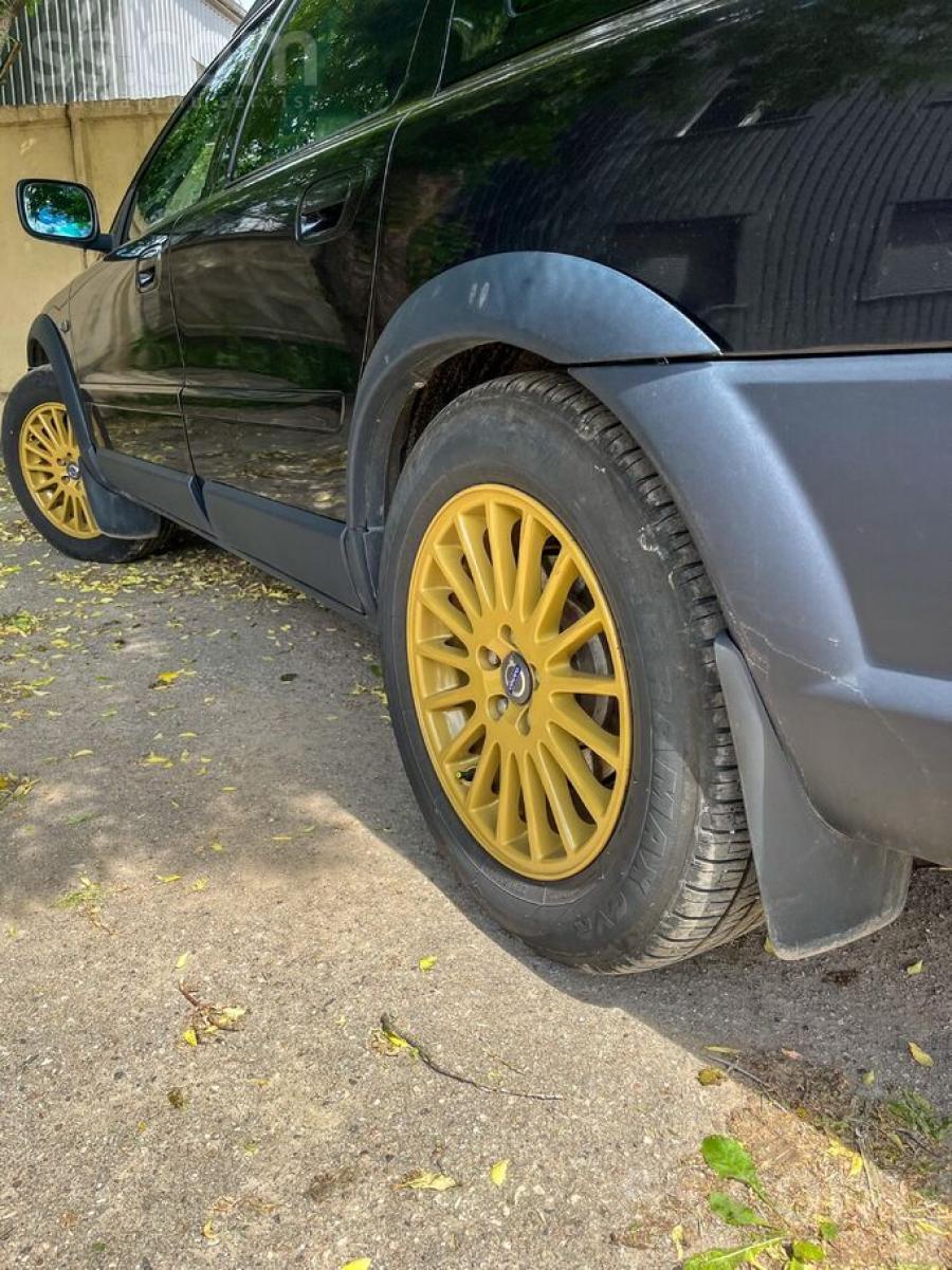 Melns Volvo XC70 2005 Ogre, ar dzinēja tilpumu 2.50 L un nobraukumu 336 tūkst. km par 3550 €, foto 5 vietnē AUTOMOTO.COM.LV