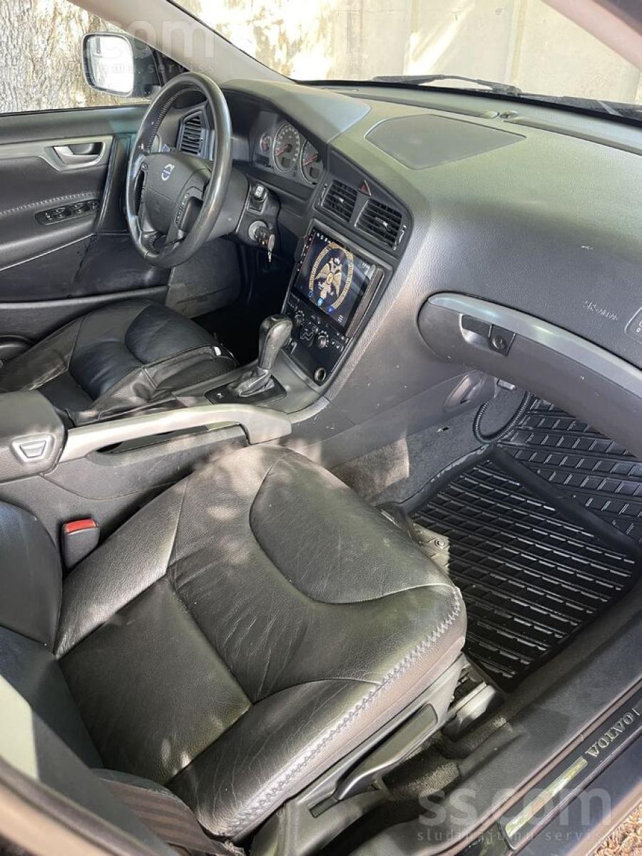 Melns Volvo XC70 2005 Ogre, ar dzinēja tilpumu 2.50 L un nobraukumu 336 tūkst. km par 3550 €, foto 8 vietnē AUTOMOTO.COM.LV