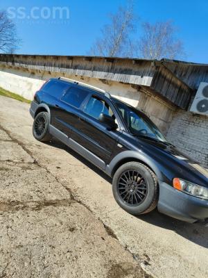 Black Volvo XC70 2005 in Jelgava, with an engine capacity of 2.40 L and mileage of 345 thousand km for 4600 €, photo  on AUTOMOTO.COM.LV