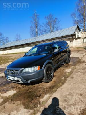 Melns Volvo XC70 2005 Jelgava, ar dzinēja tilpumu 2.40 L un nobraukumu 345 tūkst. km par 4600 €, foto 5 vietnē AUTOMOTO.COM.LV