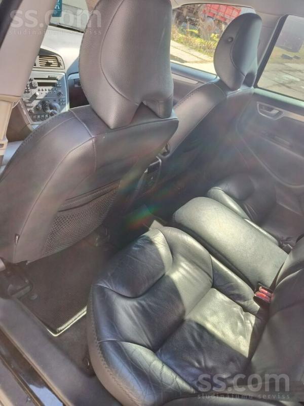 Melns Volvo XC70 2005 Jelgava, ar dzinēja tilpumu 2.40 L un nobraukumu 345 tūkst. km par 4600 €, foto 6 vietnē AUTOMOTO.COM.LV