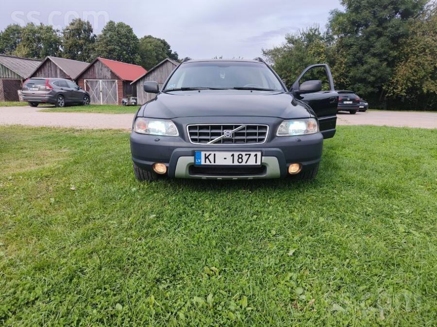 Melns Volvo XC70 2005 Jelgava, ar dzinēja tilpumu 2.40 L un nobraukumu 347 tūkst. km par 4100 €, foto 1 vietnē AUTOMOTO.COM.LV