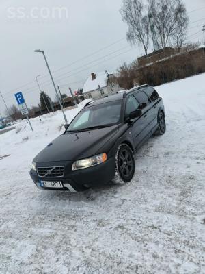 Melns Volvo XC70 2005 Jelgava, ar dzinēja tilpumu 2.40 L un nobraukumu 347 tūkst. km par 4100 €, foto 5 vietnē AUTOMOTO.COM.LV