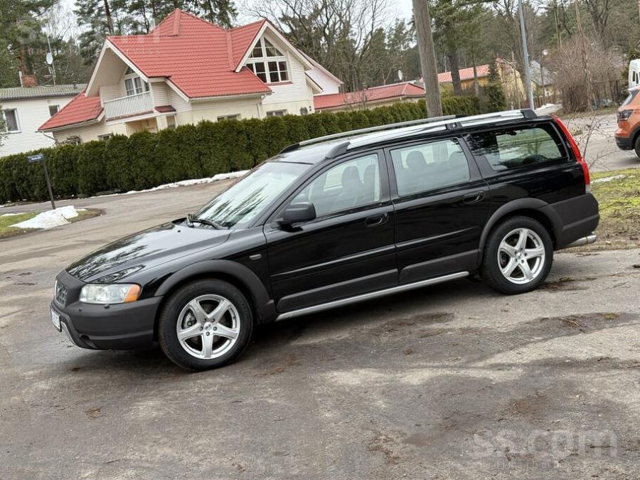 Black Volvo XC70 2006 in Jurmala, with an engine capacity of 2.40 L and mileage of 0 thousand km for 2600 €, photo 5 on AUTOMOTO.COM.LV