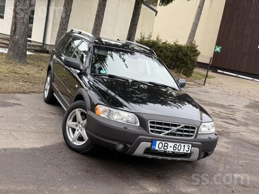 Black Volvo XC70 2006 in Jurmala, with an engine capacity of 2.40 L and mileage of 0 thousand km for 2600 €, photo 11 on AUTOMOTO.COM.LV